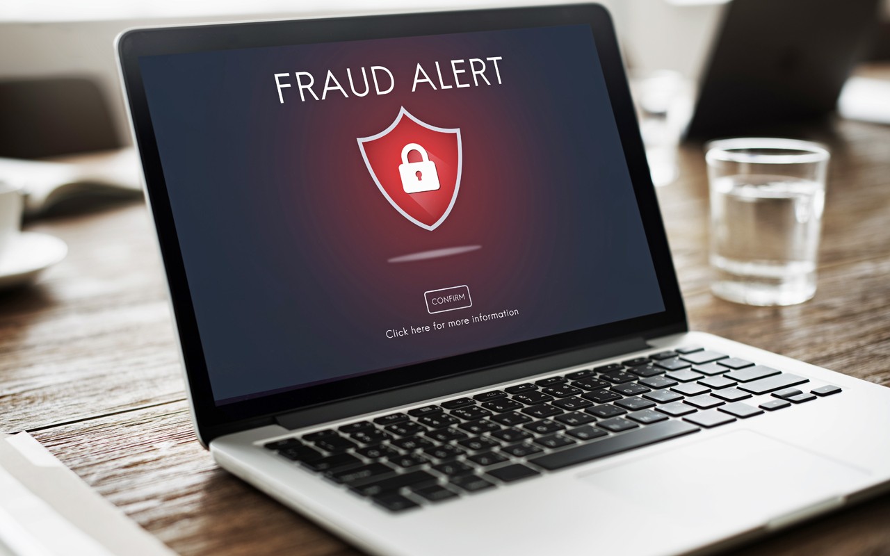Fraud dalam Digital Era - GRC Management